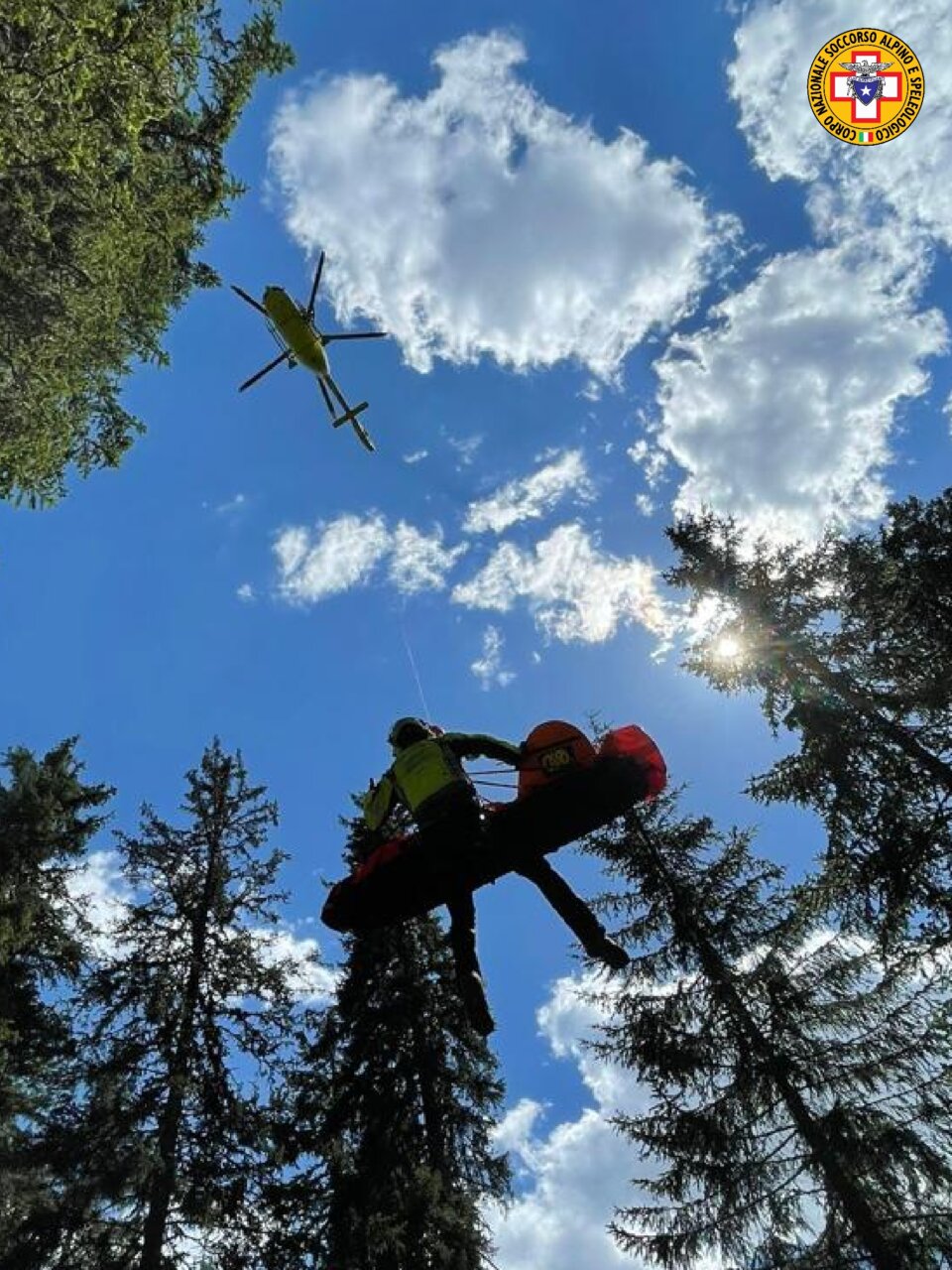 Escursionista colto da malore sul sentiero verso Ra Stua: soccorso con ... Escursionista colto da malore sul sentiero verso Ra Stua: soccorso con ...