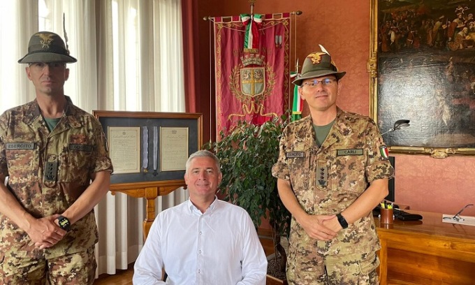 Nuovo comandante al Settimo Reggimento Alpini: è il colonnello Andrea ...